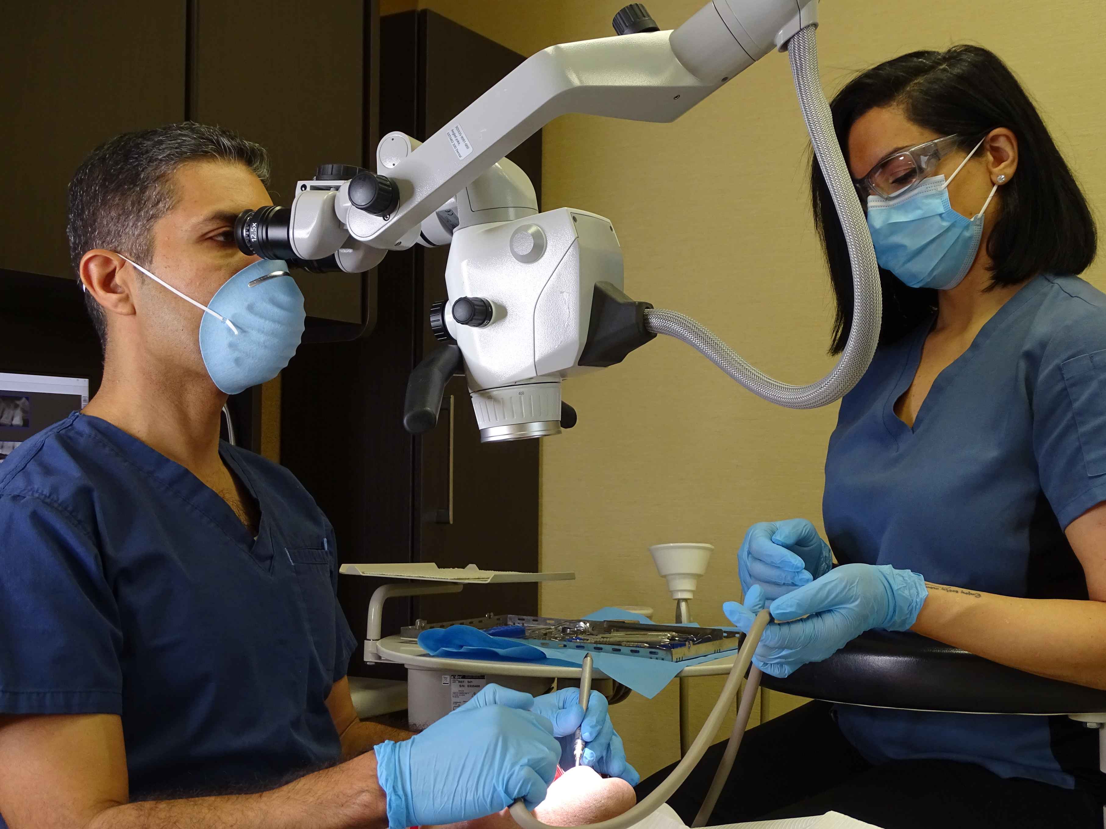 The dental operating microscope - ergonomics, visualisation and ...